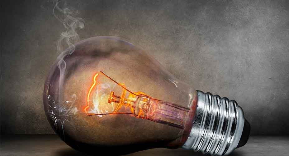 12 Penyebab Korsleting Listrik di Rumah yang Umum Terjadi